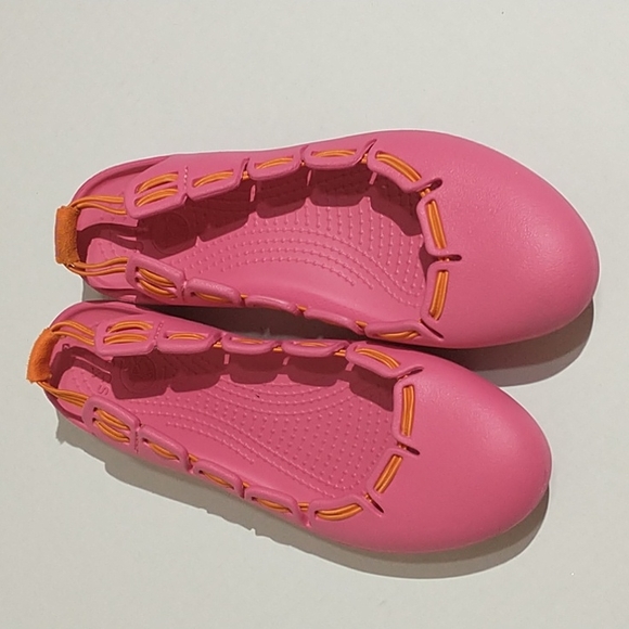 CROCS | Shoes | Crocs Womens Pink Flat Sz 7 | Poshmark